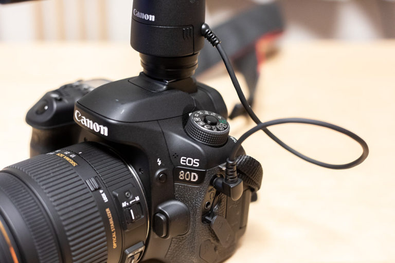 Canon純正ガンマイク「DM-E1」がすっきりとした音質で会話が聞き取りやすくて使いやすい - ディレイマニア